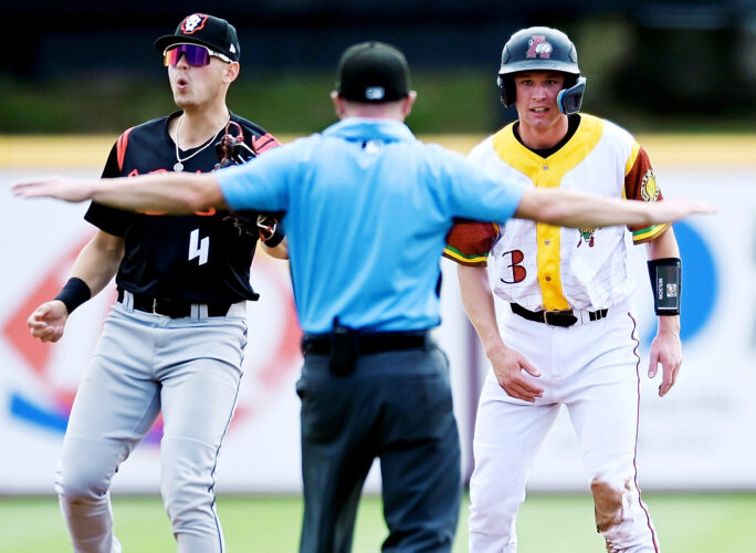 Split decision: Cheng’s improvement helps Curve win one of two | News ...